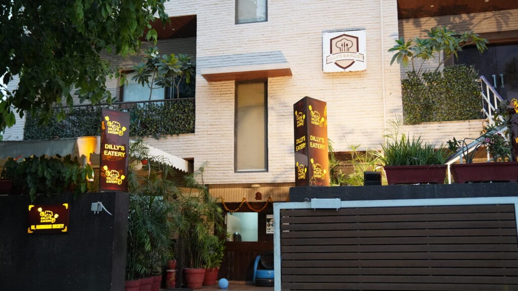 Best Food Places in Vadodara - Dilly's Veg Kitchen
